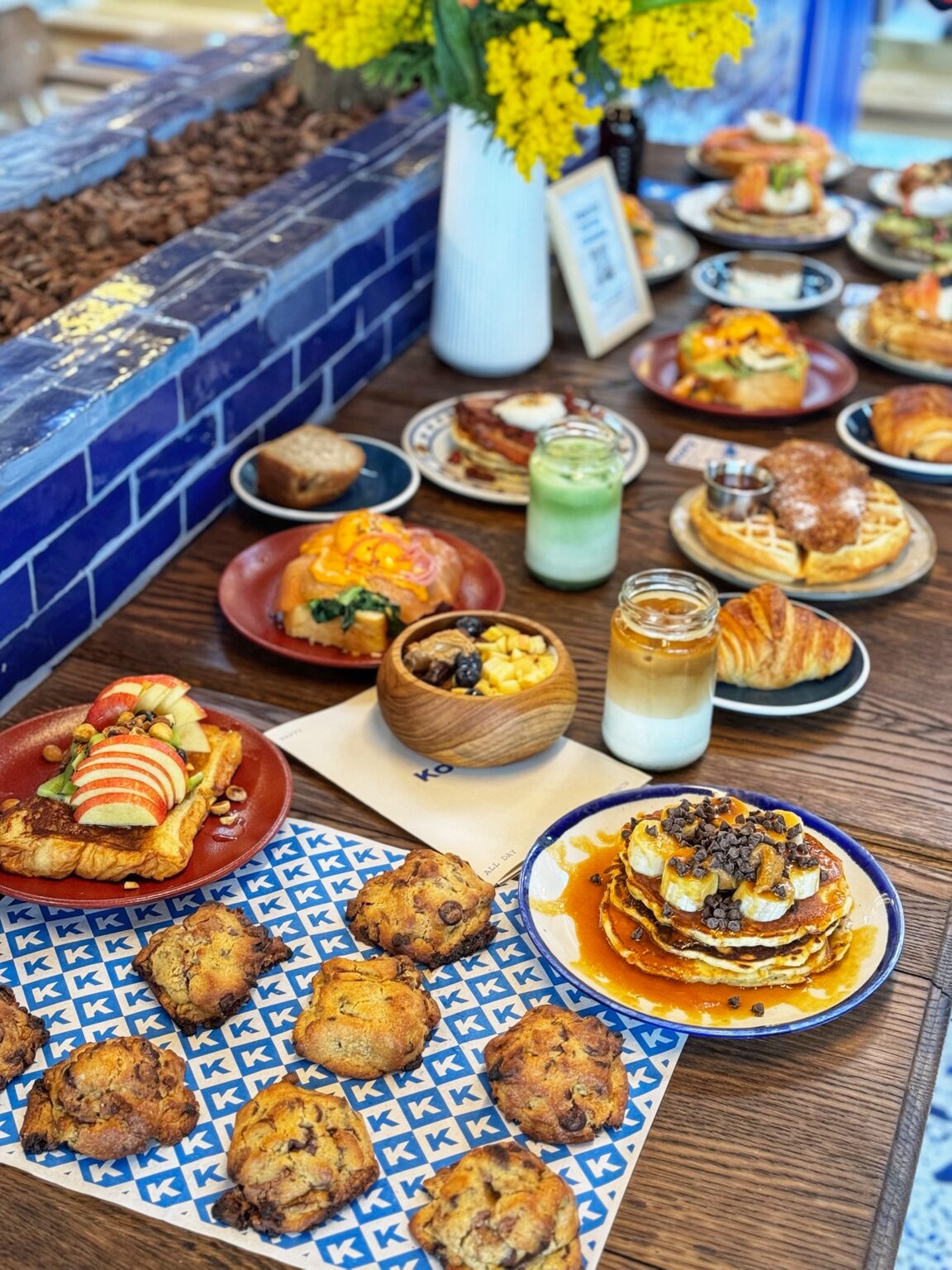 Kozy Montmartre - Parisian Tables